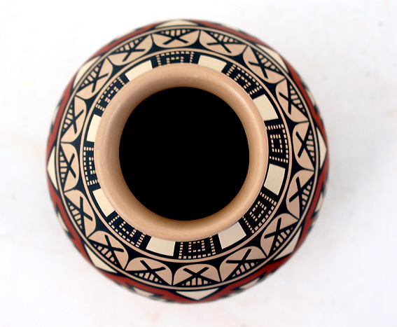 Enrique Pedregon Olla Mata Ortiz Pottery